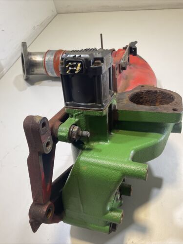 Cummins ISX 15 EGR Valve (BROKEN CLIP) 3884707 & Exhaust Connection ...