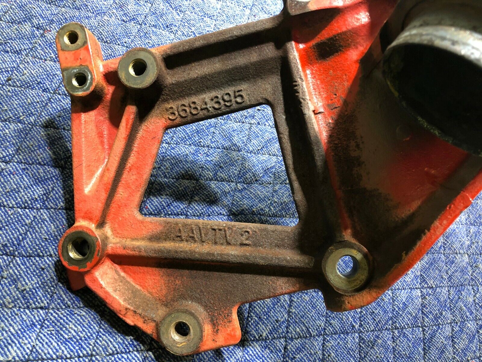 Cummins ISX15 DOHC exhaust reticulation valve support bracket 3684395 ...