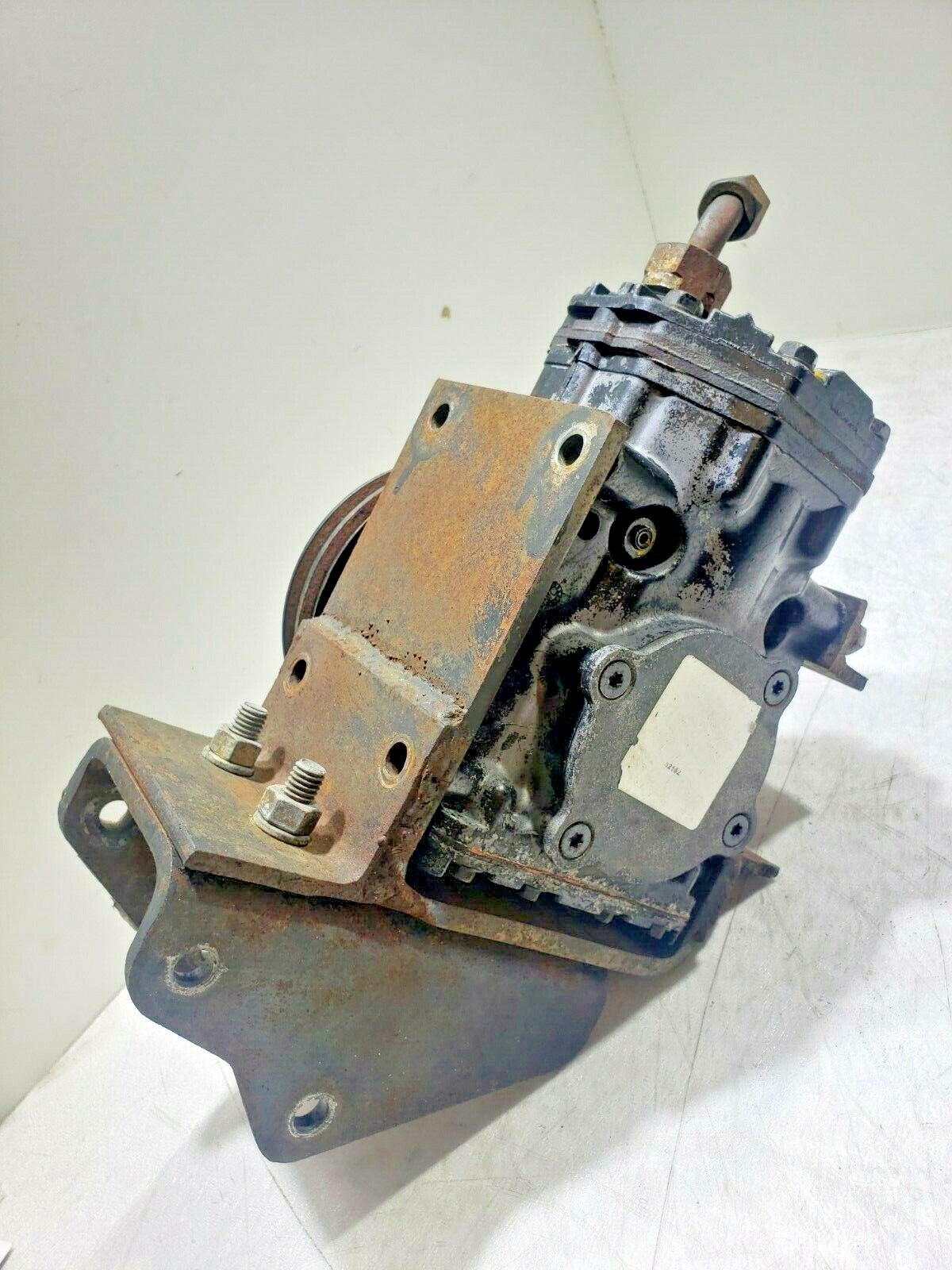 Cummins ISX15 X15 Exhaust Recirculation Valve Support 3690214, 3686137 ...