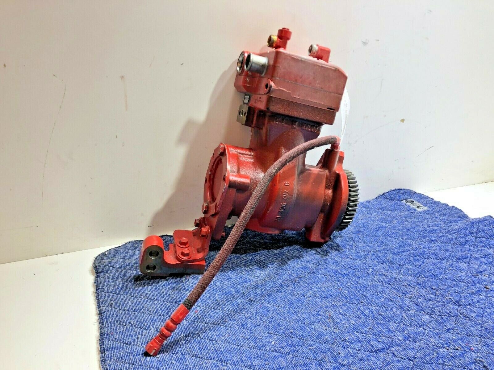 Cummins Wabco 2 Cyl Air Compressor 4973000 OEM ⋆ Used Diesel Parts
