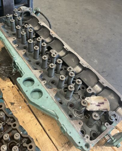 Ford Diesel Powerstroke 6.4 Cylinder Head Set 1832135M2 OEM ⋆ USED ...