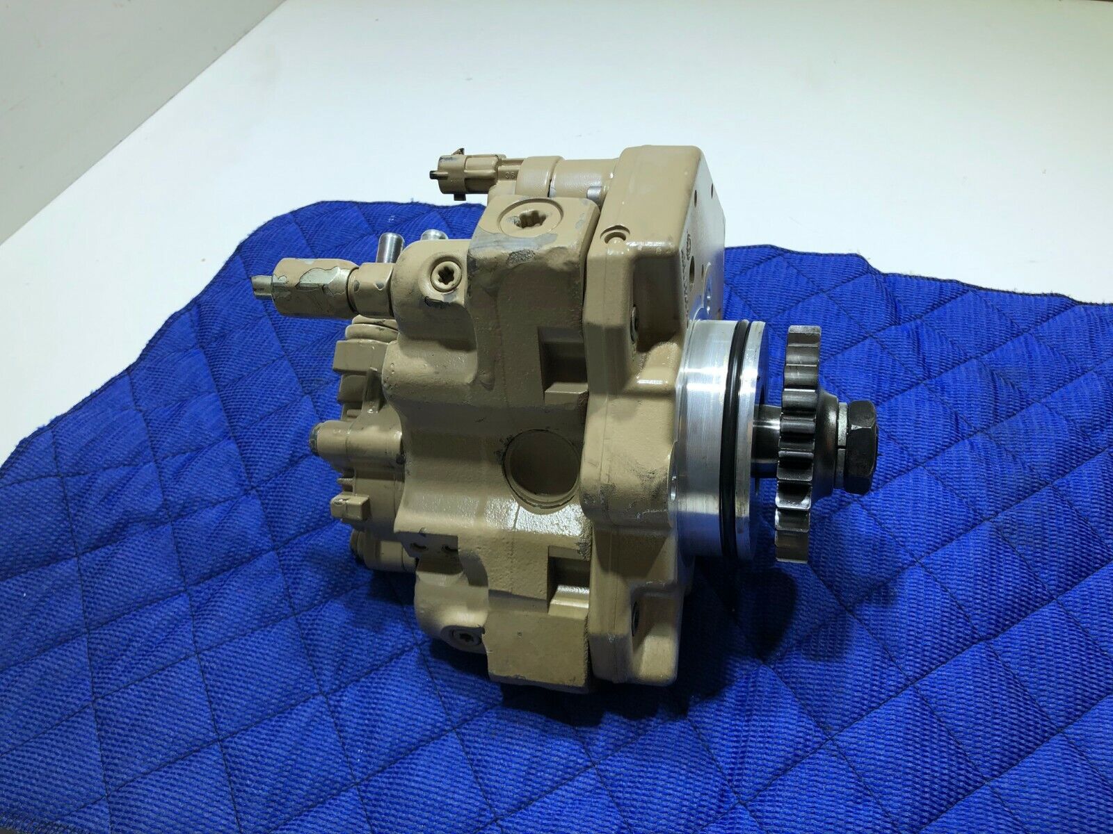 Genuine Cummins ISGe 12 Diesel Fuel Injection Pump 4327065 OEM ⋆ USED ...