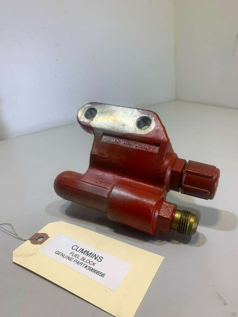 CUMMINS DIESEL ENGINE FUEL BLOCK CONNECTION 3966656 OEM ⋆ Used Diesel Parts