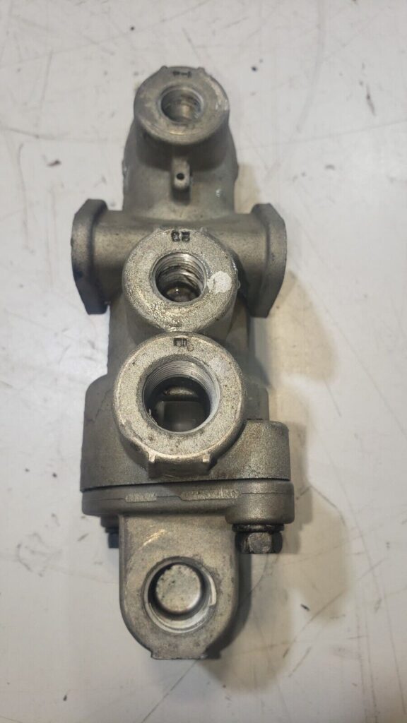 Bendix Brake Valve 7112708 910037-2 ⋆ Used Diesel Parts